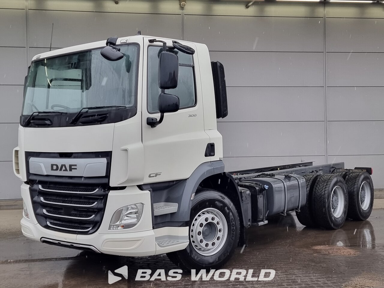 DAF CF 300 6X4 Camion con telaio - BAS World