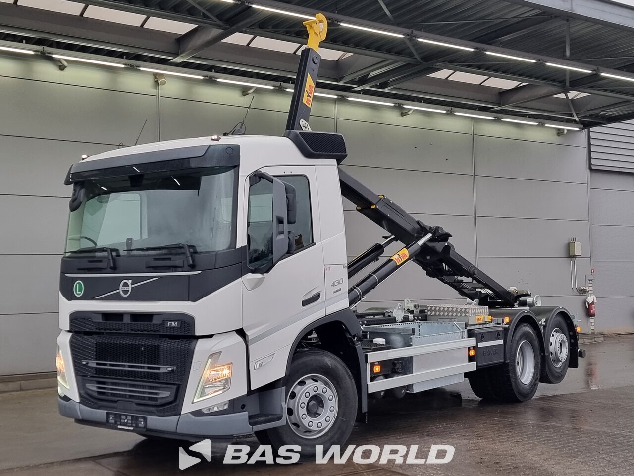 Volvo FM 430 6X2 HYVA hooklift truck - BAS World