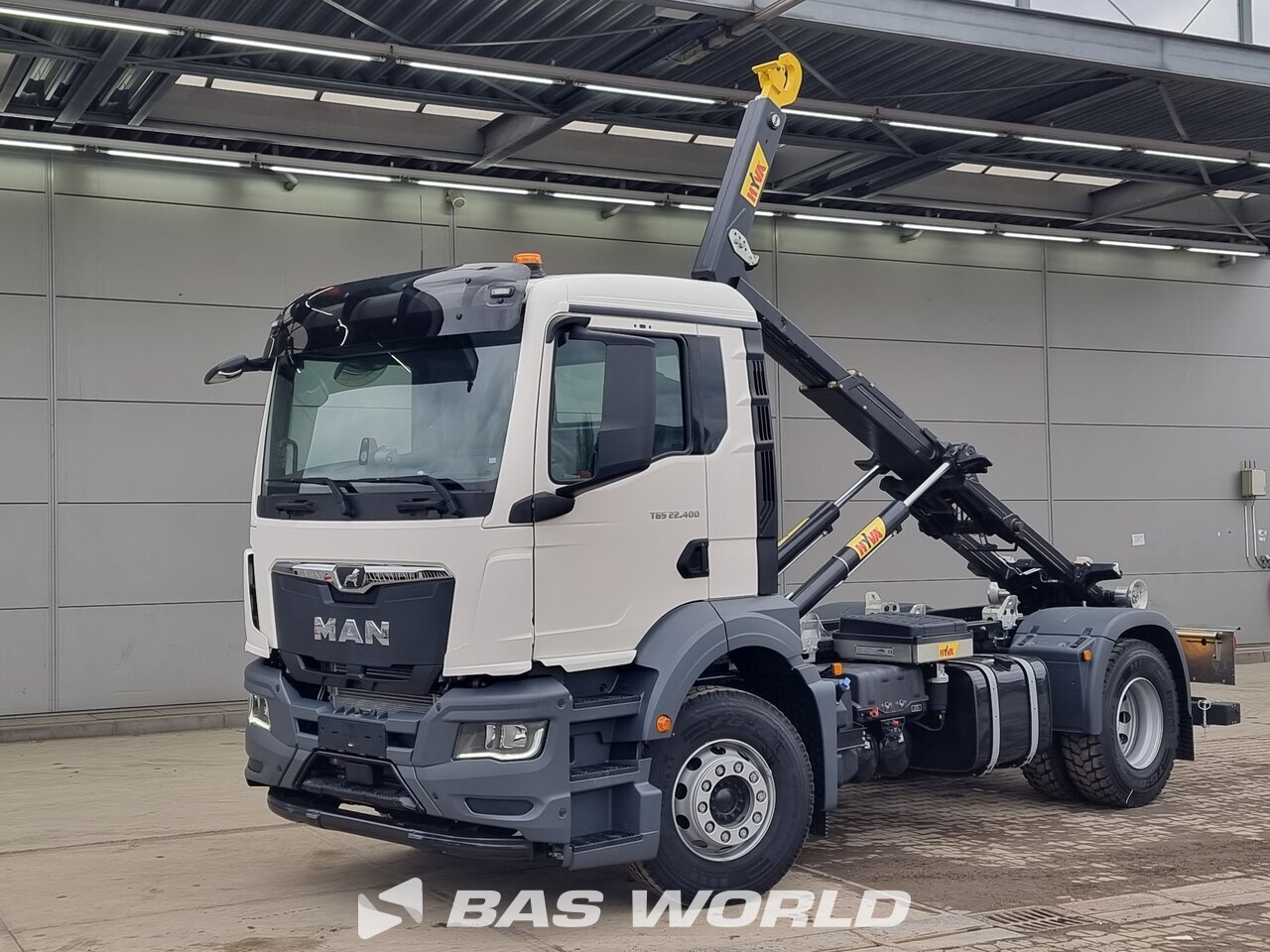 MAN TGS 22.400 4X2 HYVA 12-45 haakarm vrachtwagen - BAS World