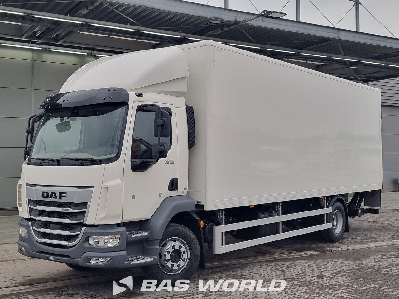 DAF XB 290 4X2 Brinks Box body truck - BAS World