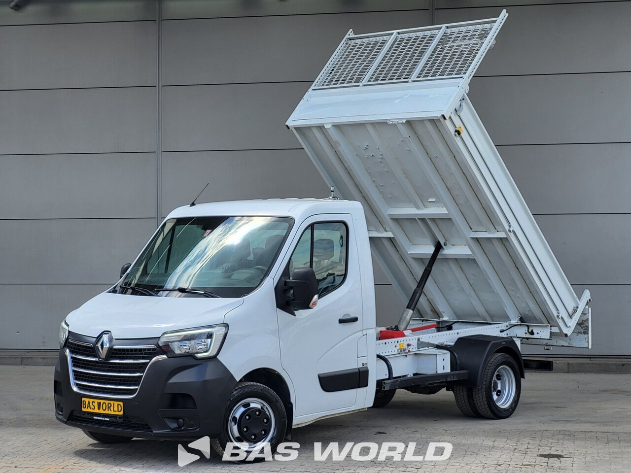 Renault Master 130PK Tipper - BAS World