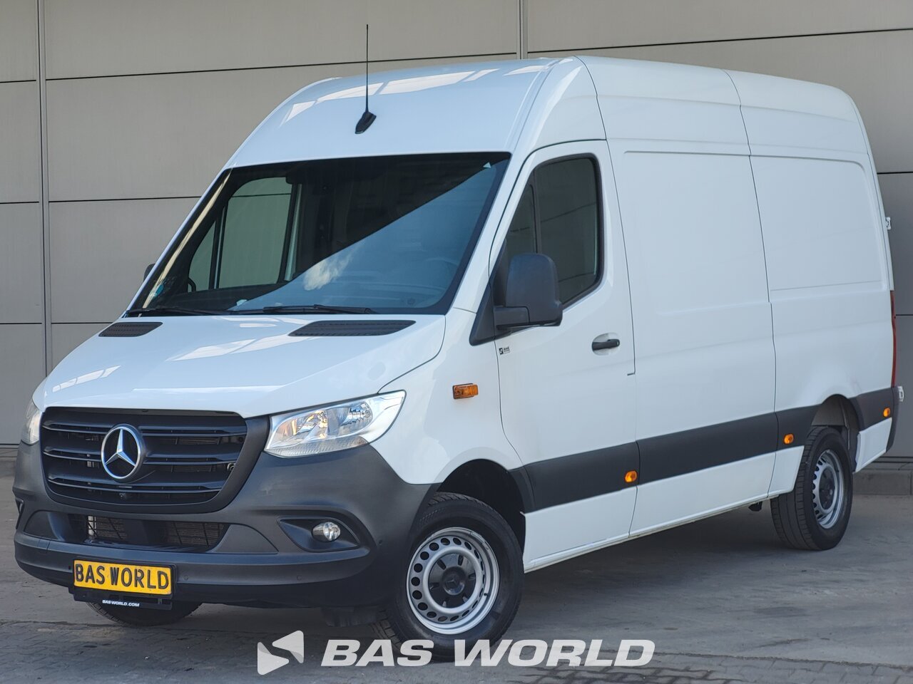 Mercedes Sprinter 317 CDI Closed box van - BAS World