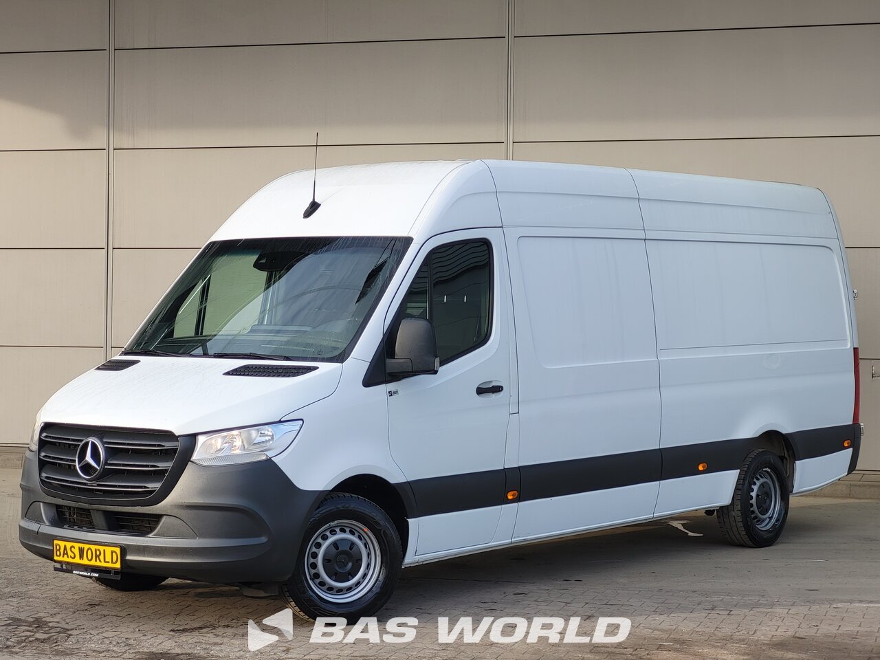 Mercedes Sprinter 317 CDI Closed box van - BAS World