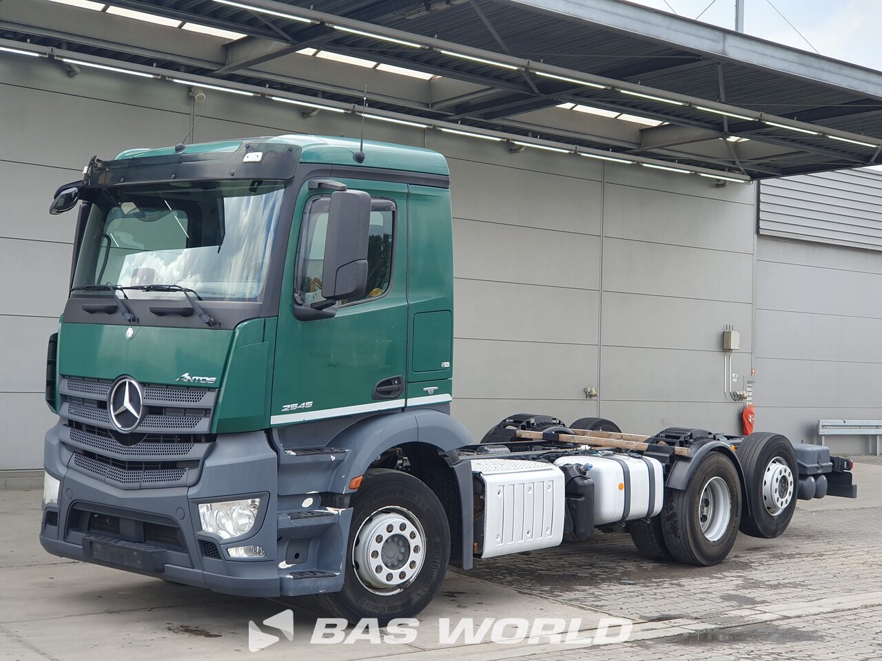 Mercedes Antos 2545 6X2 Chassis truck - BAS World