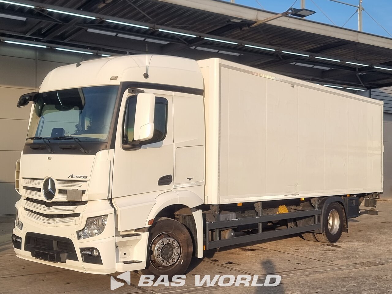Mercedes Actros 1843 4X2 KFB Bakwagen vrachtwagen - BAS World