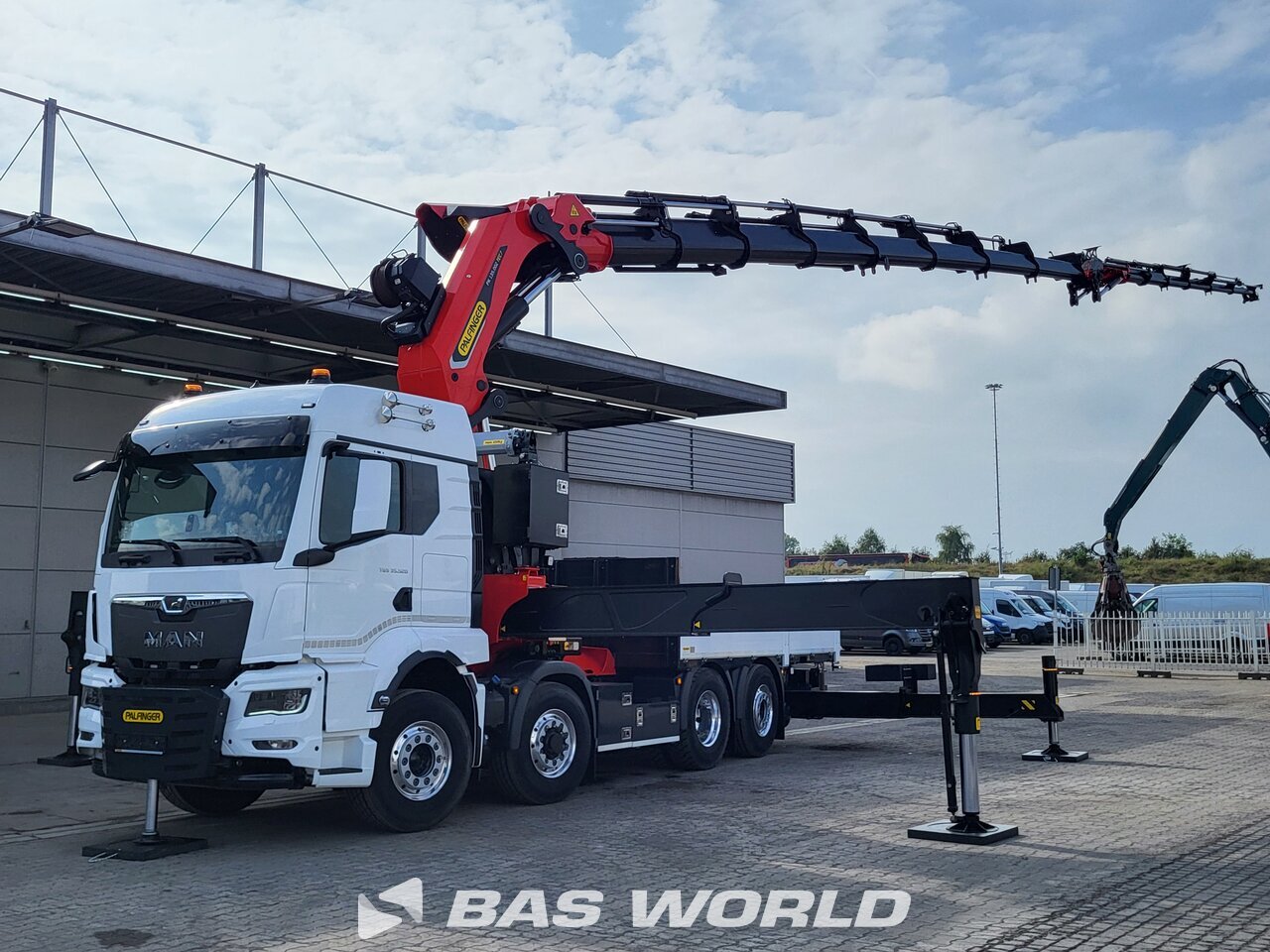 MAN TGS 35.520 8X4 Palfinger Flatbed trucks - BAS World
