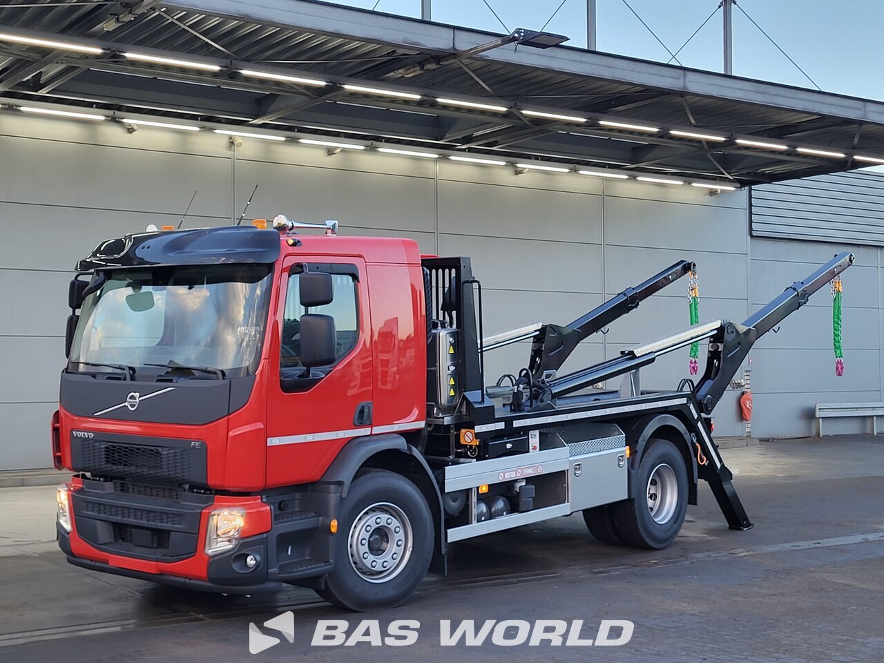 Volvo FE 350 4X2 VDL Type: P-14 Skip loader - BAS World