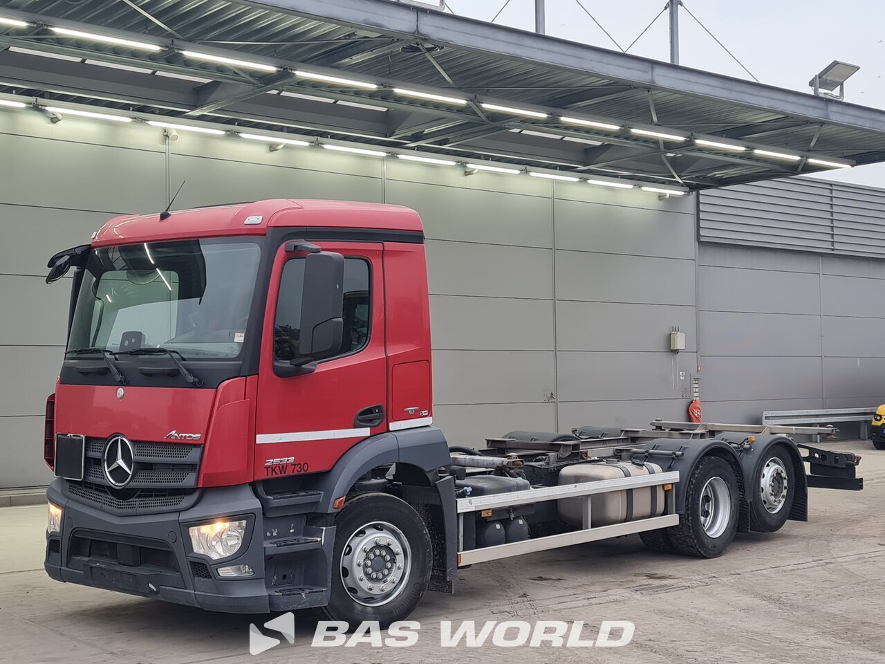 Mercedes Antos 2533 6X2 Swap body trucks - BAS World