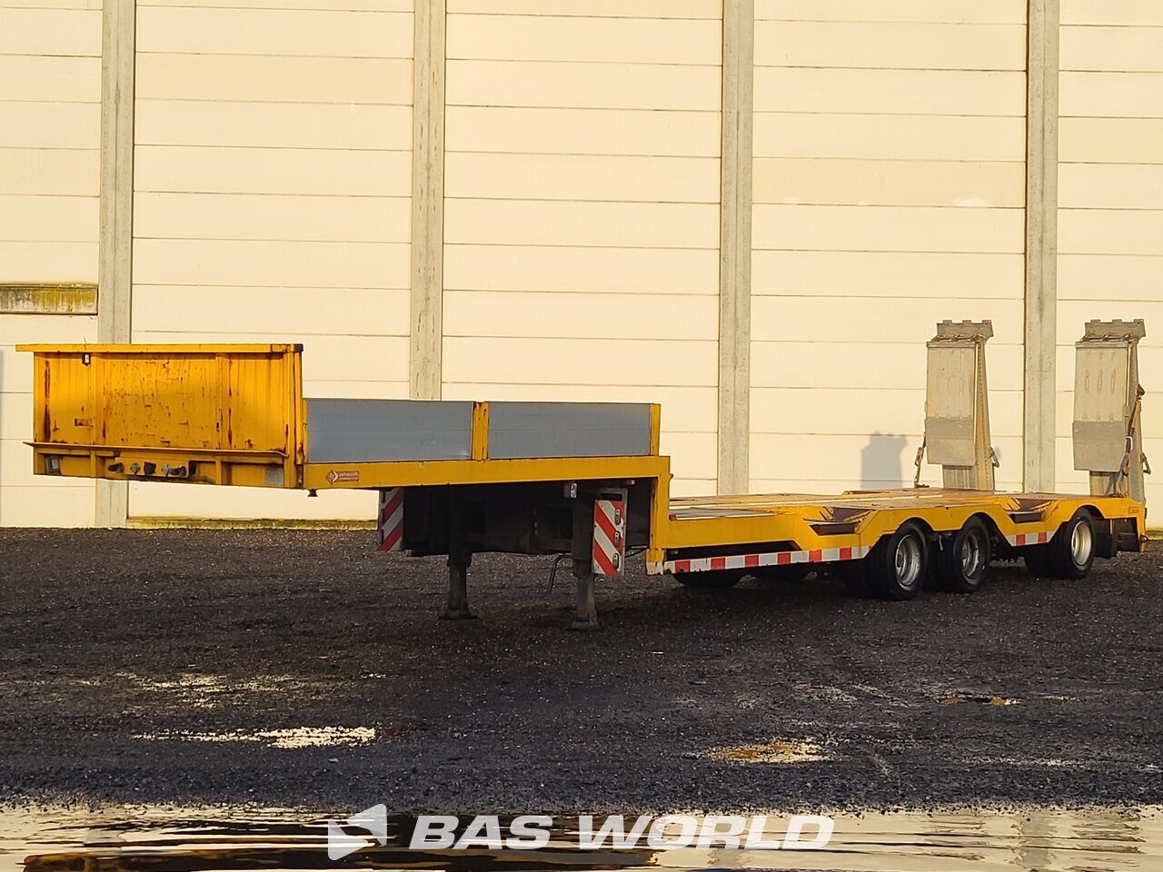 Lintrailer Deeploader Semi-trailer 2007 Deeploader Semi-trailer - BAS World