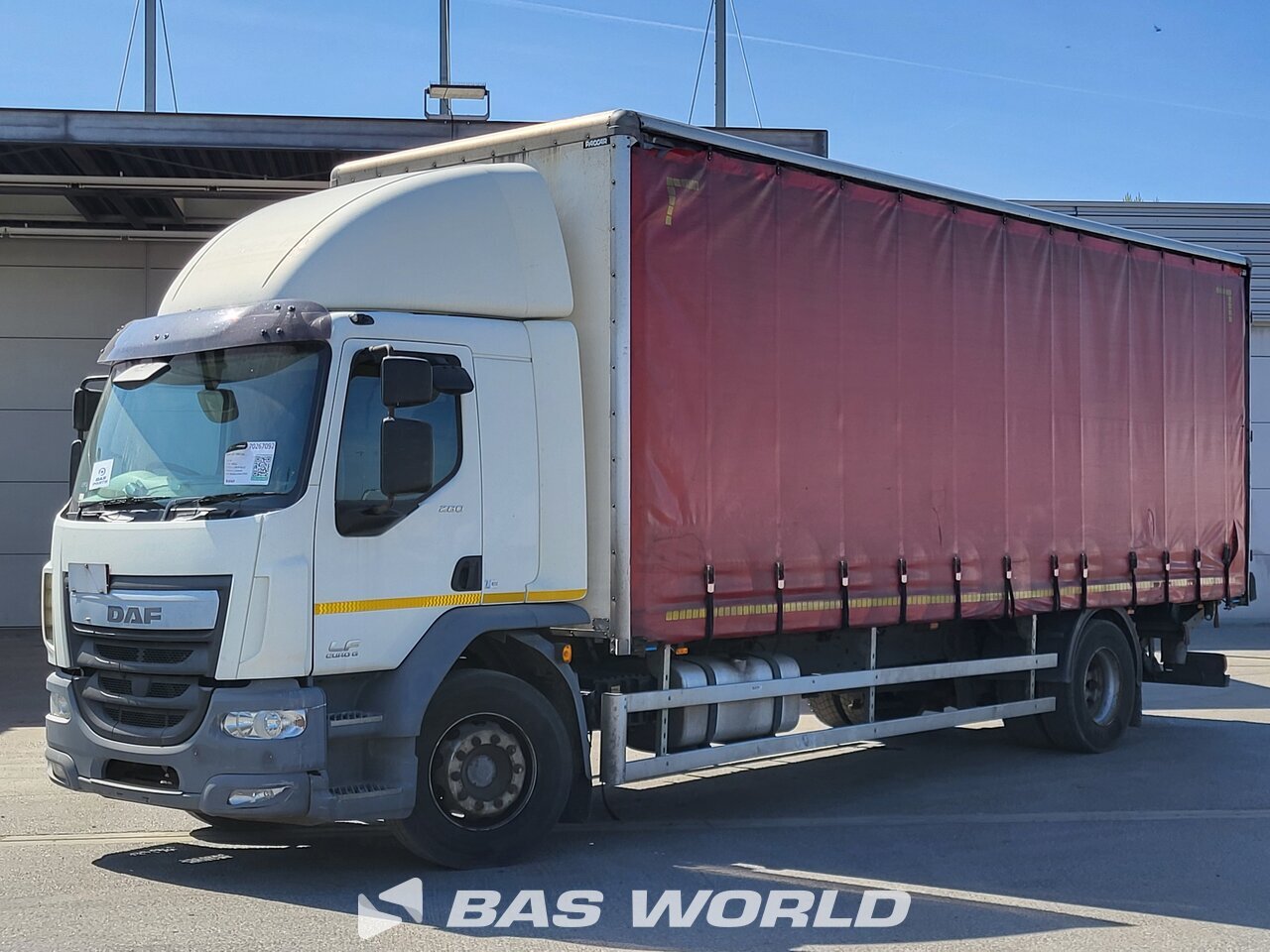DAF LF 280 4X2 Camión lona corredera - BAS World