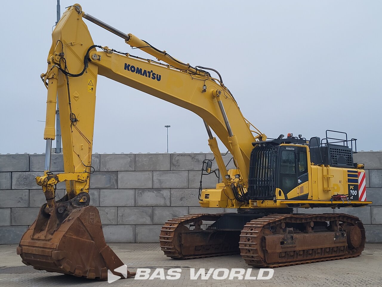 Komatsu PC700 LC -11 Track Construction equipment 2018 Construction ...