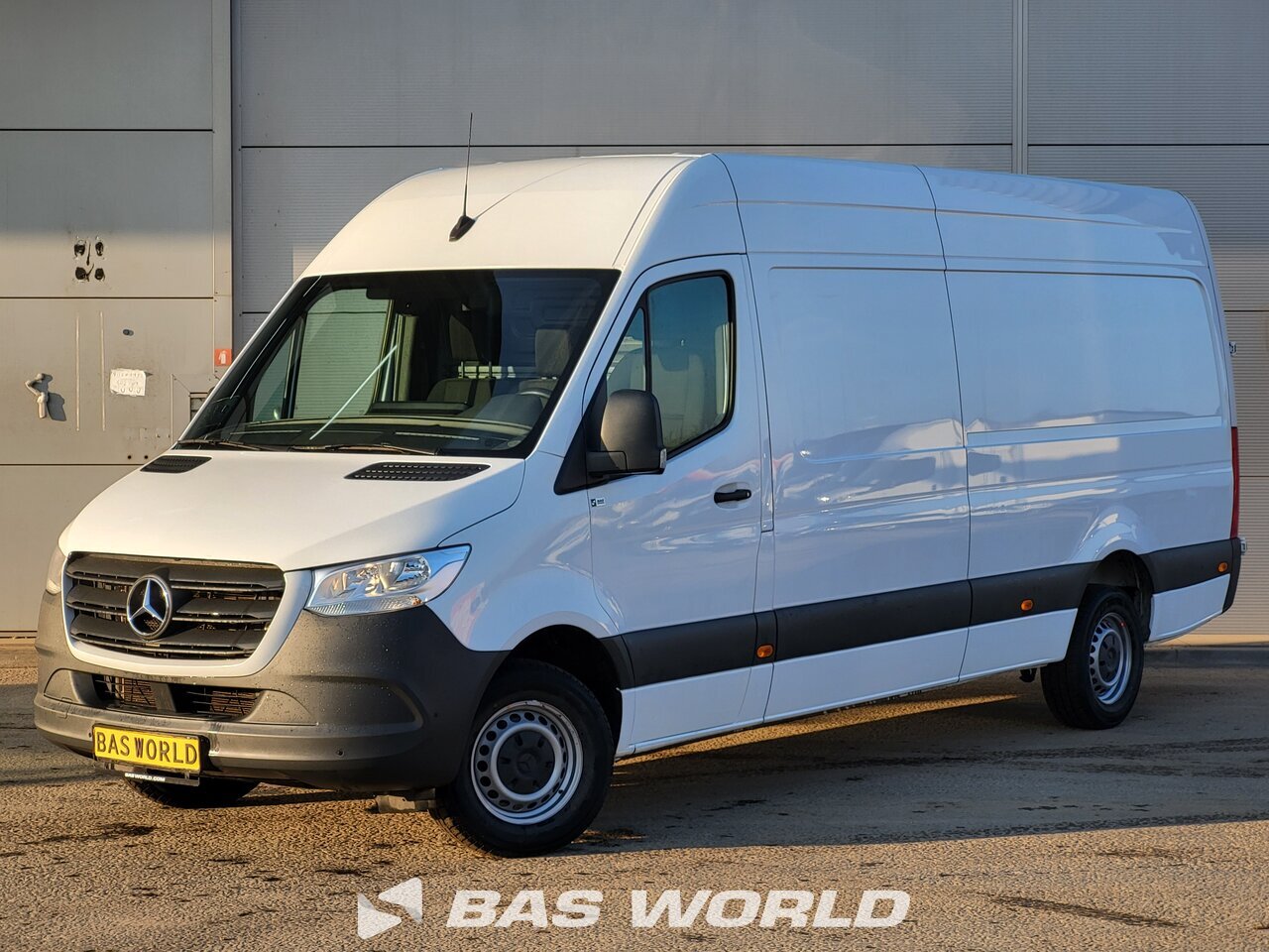 Mercedes Sprinter 317 CDI Closed box van - BAS World
