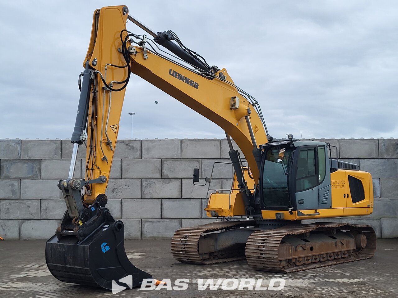 Liebherr R936 NLC Crawler excavators - BAS World