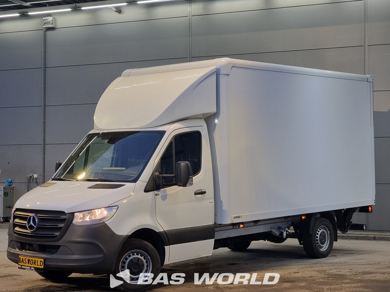 Mercedes Sprinter 317 CDI Box body - BAS World