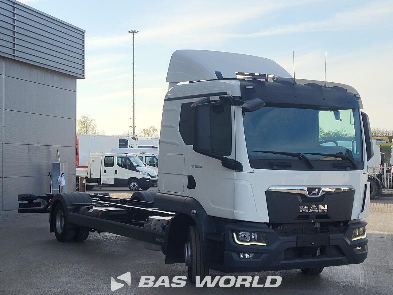 MAN TGL 12.220 4X2 Chassi lastbil - BAS World