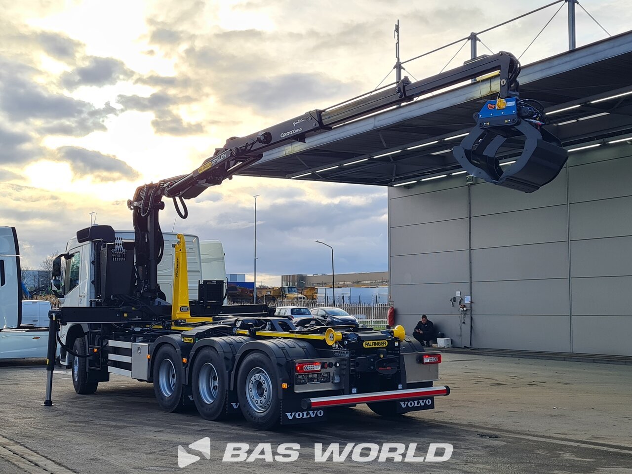Volvo FM 460 8X4 Palfinger Kamion s kukom za podizanje tereta - BAS World