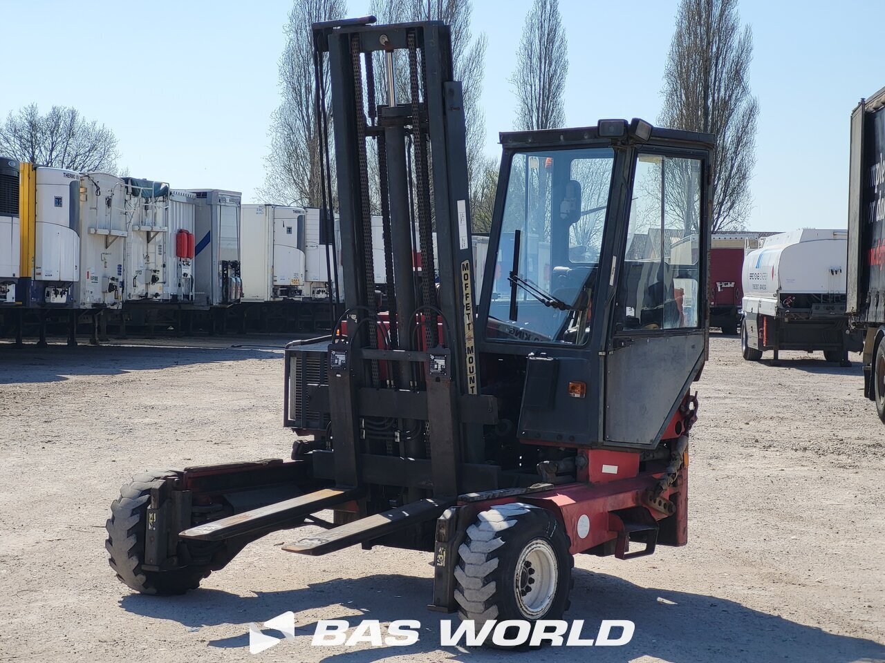 Moffett Construction equipment 2002 Construction equipment - BAS World