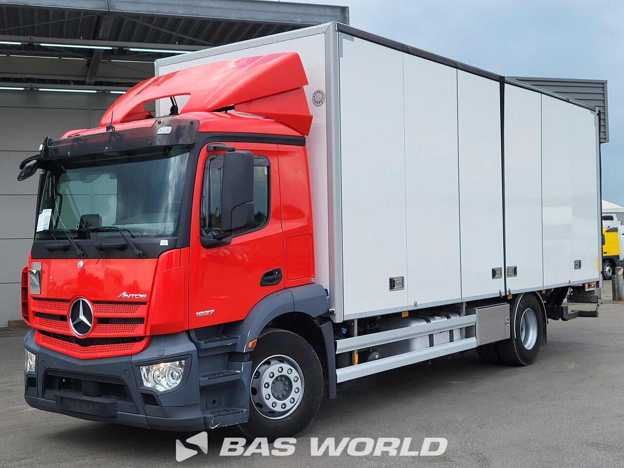 Mercedes Antos 1827 4X2 Bakwagen - BAS World