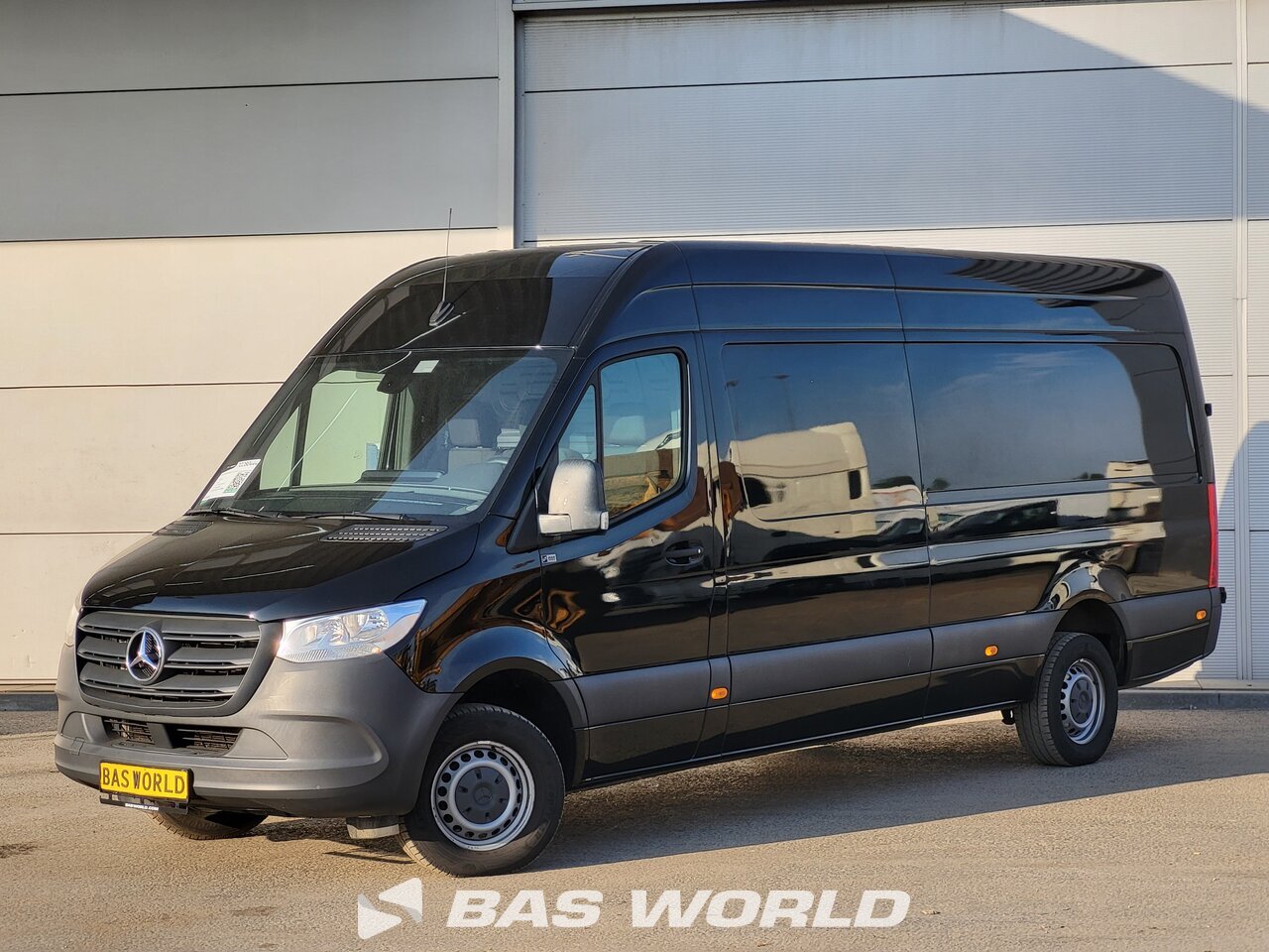 Mercedes Sprinter 317 CDI Closed box van - BAS World