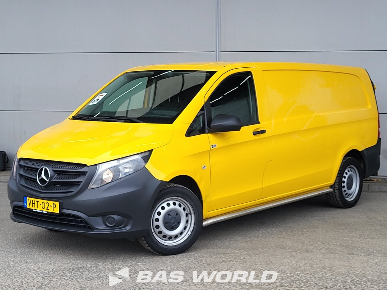 Mercedes Vito 111 Closed box van - BAS World