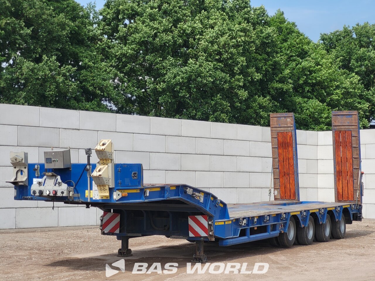 Komodo Low loader semi-trailer - BAS World