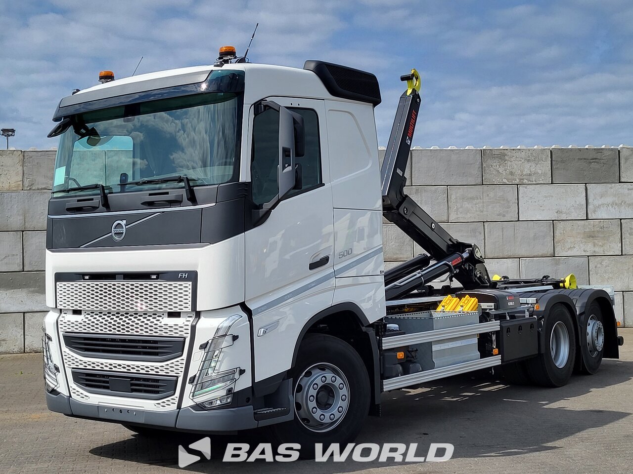 Volvo FH 500 6X2 HIAB type:ULT21S59 hooklift truck - BAS World