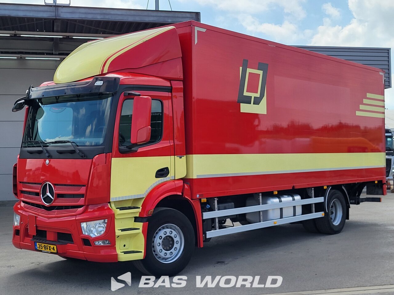 Mercedes Antos 1827 4X2 Lamboo Box body truck - BAS World