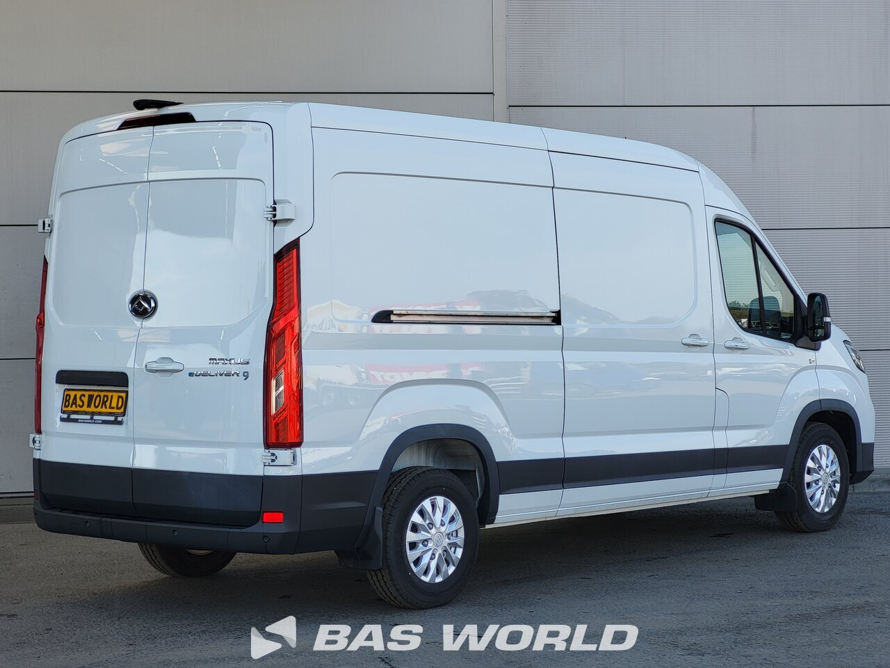 Maxus eDeliver9 Closed box van - BAS World
