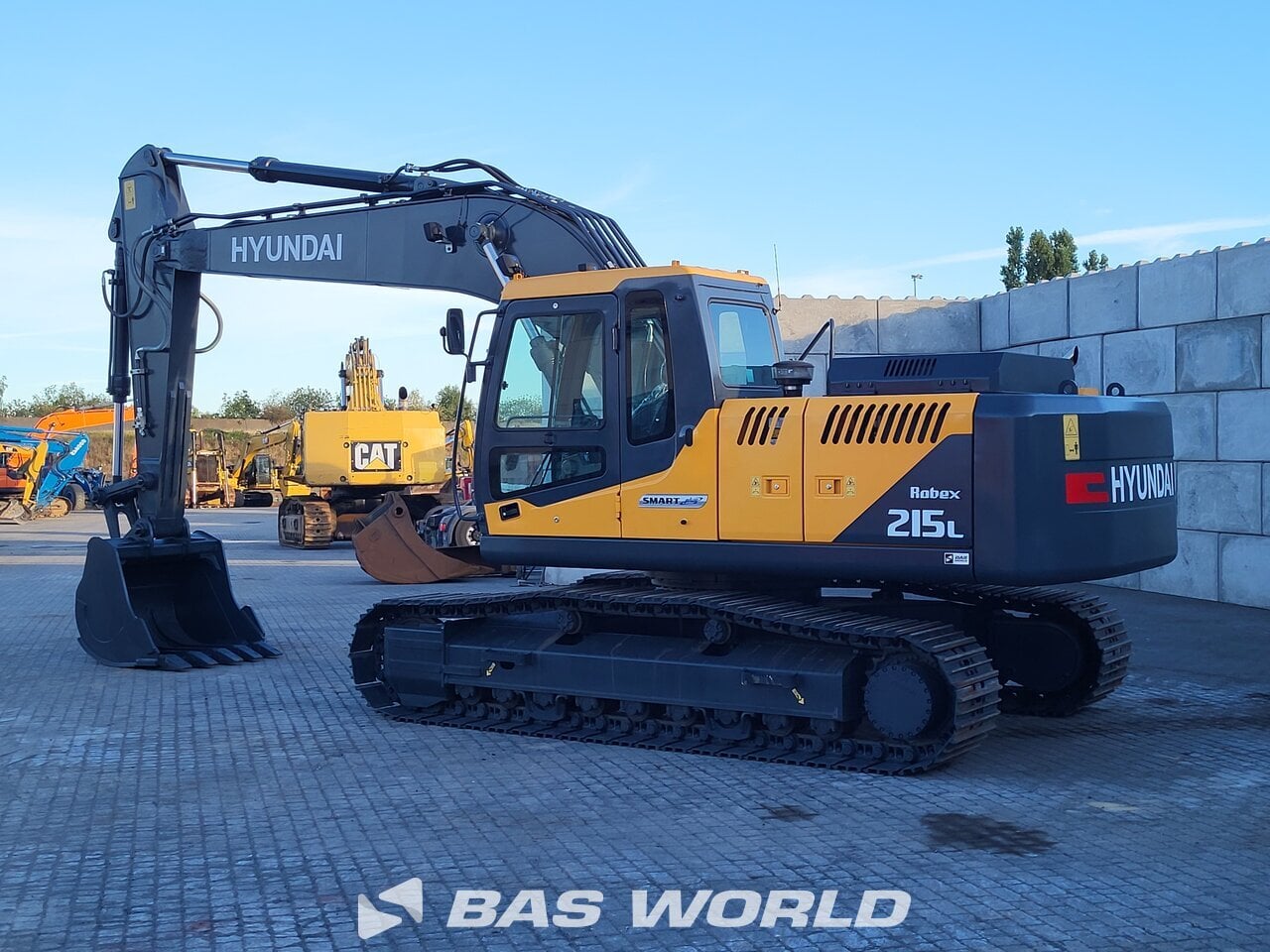 Hyundai R215 L Crawler excavators - BAS World