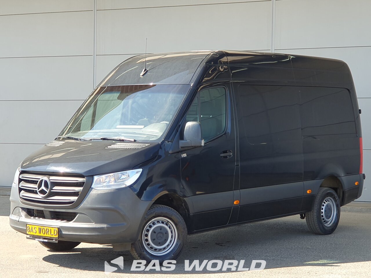 Mercedes Sprinter 317 CDI Closed box van - BAS World