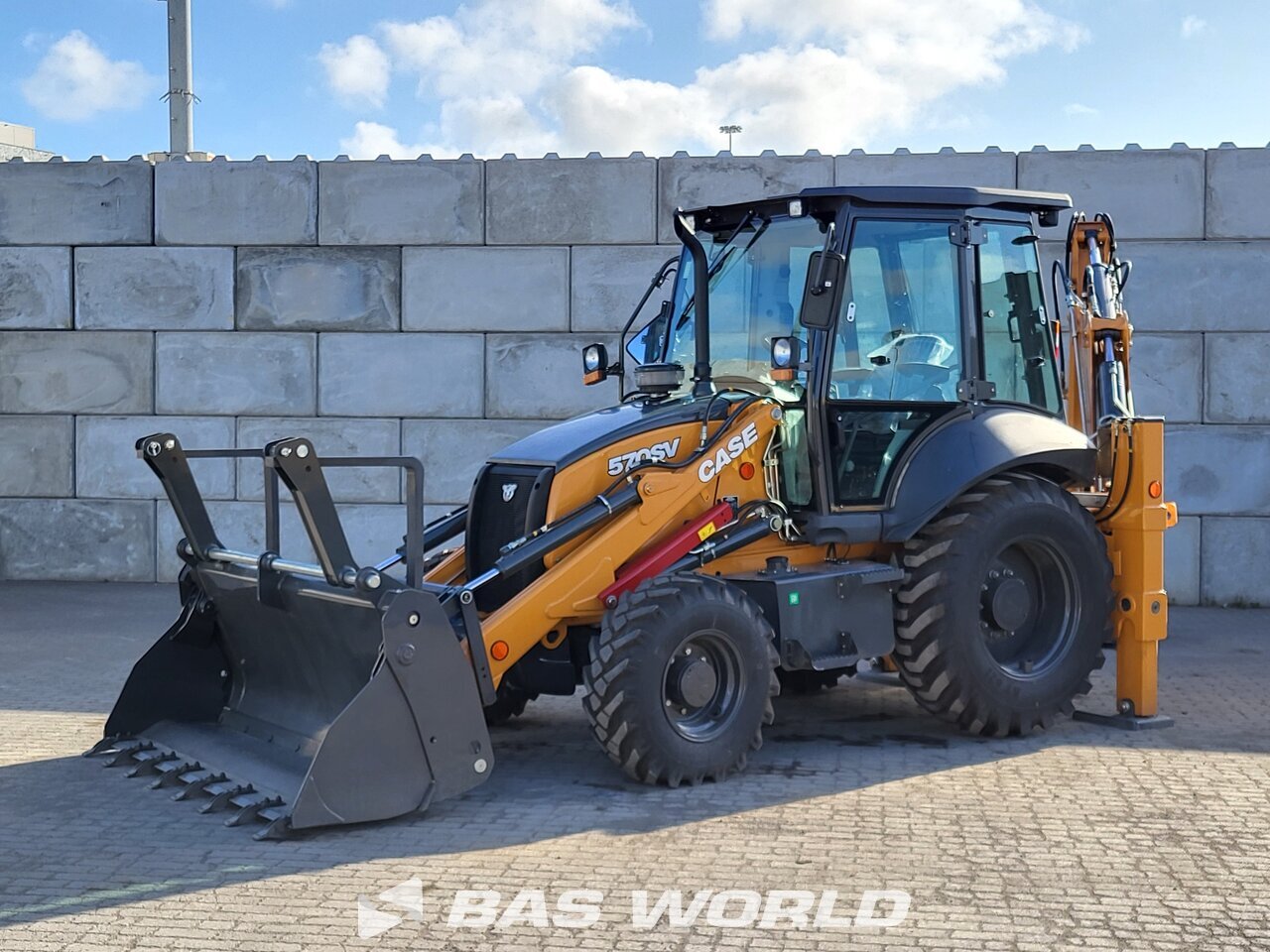 Case 570SV Tractopelle - BAS World