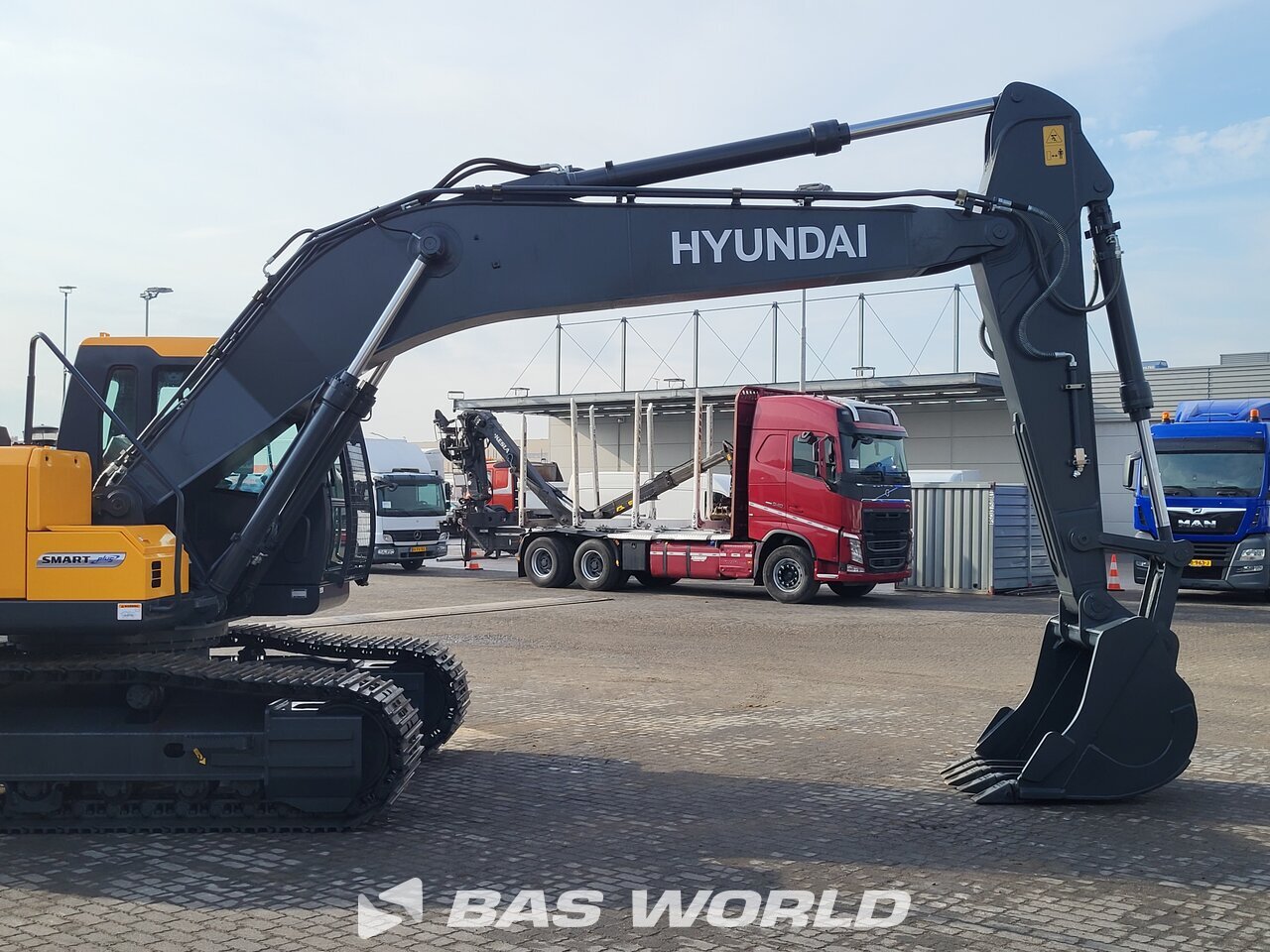 Hyundai R210 Crawler excavators - BAS World