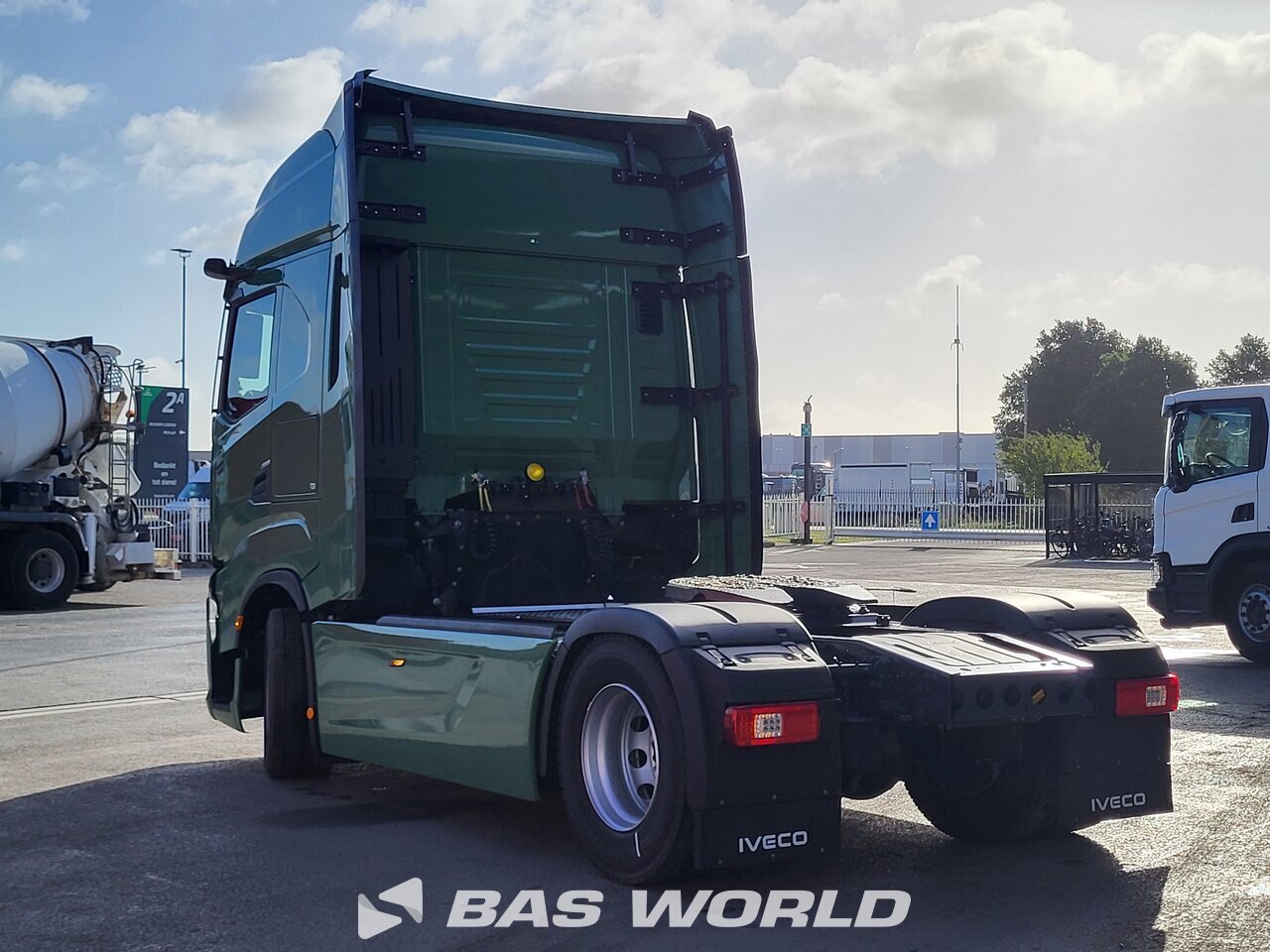 Iveco S-Way 500 4X2 Tractor Unit - BAS World