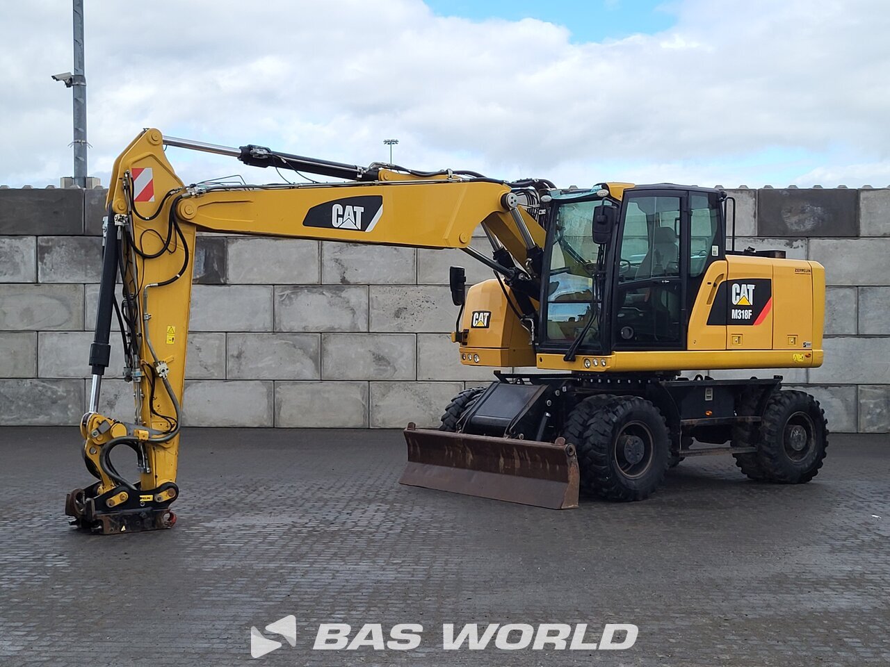 Caterpillar M318 F Wheeled excavator - BAS World