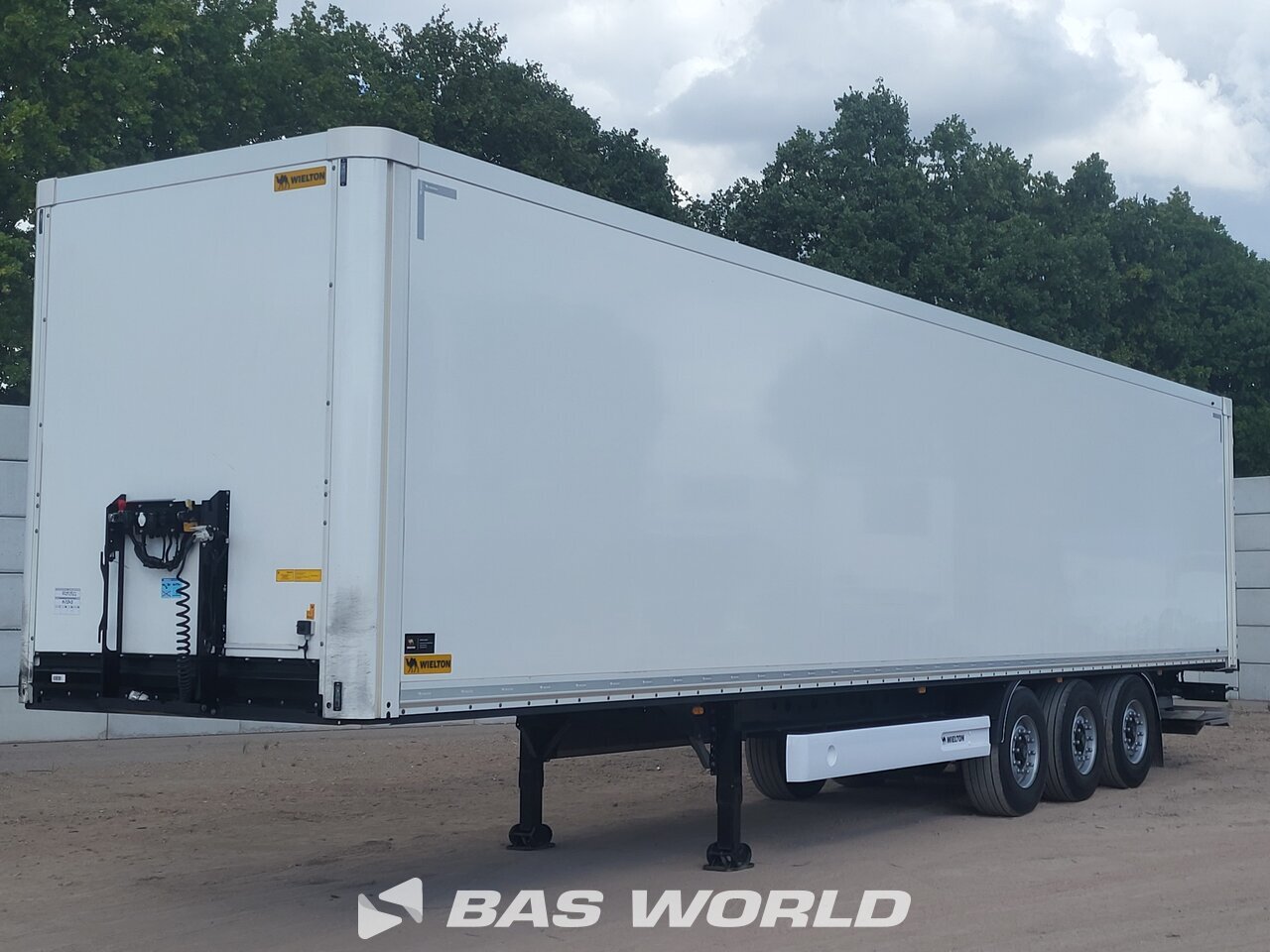 Wielton Closed Box semi trailer - BAS World