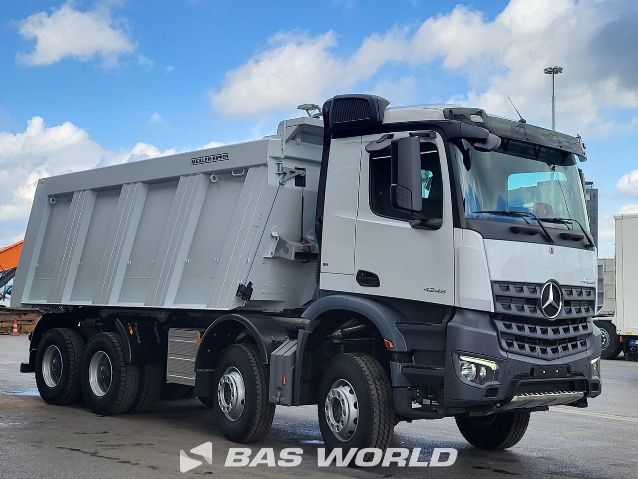 Mercedes Arocs 4245 8X4 Meiller Camión Volquete - BAS World