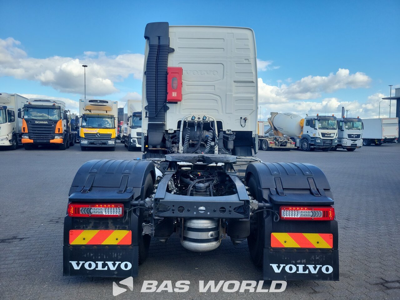Volvo FH 420 4X2 Trekker - BAS World