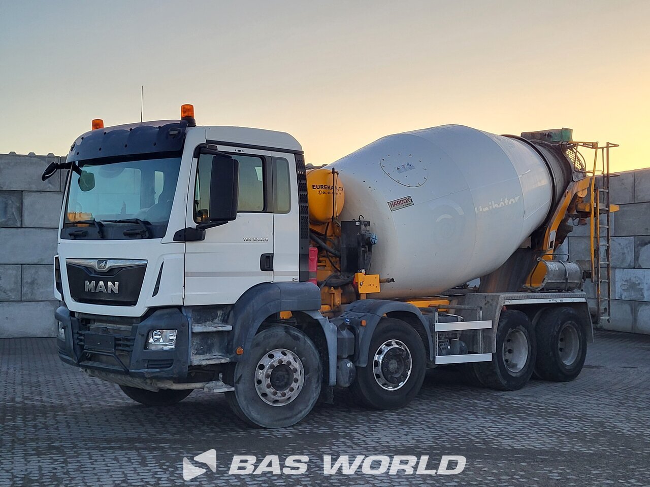 MAN TGS 32.420 8X4 Stetter Type: AM9/8FHCLL Camion hormigonera - BAS World