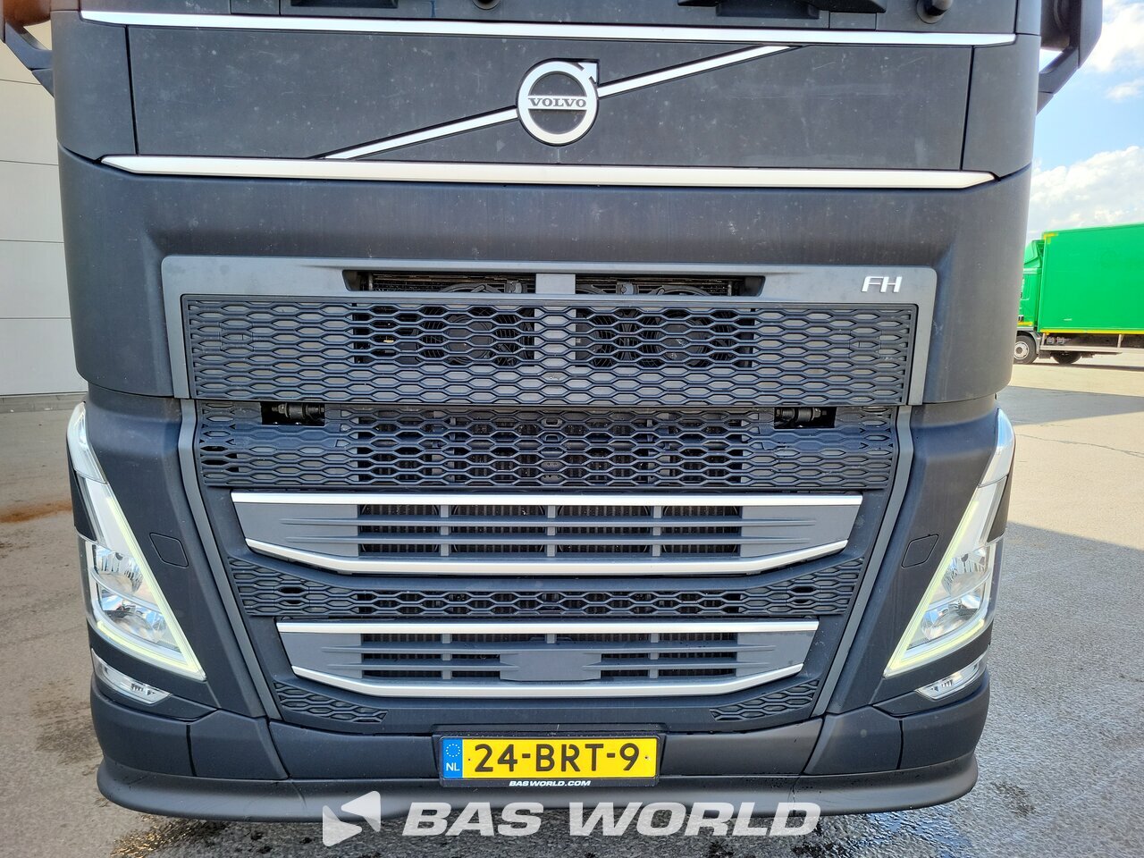 Volvo FH 460 4X2 Trekker - BAS World
