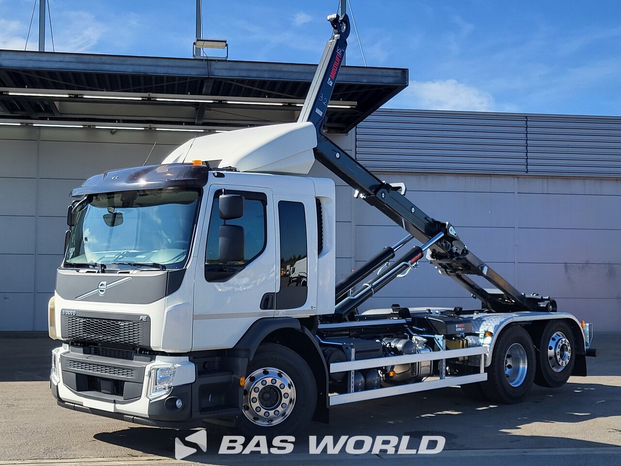 Volvo FE 320 6X2 HIAB Multilift Abrollkipper LKW - BAS World