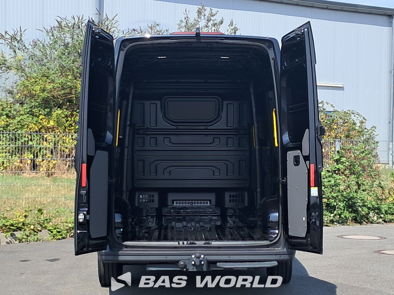 Volkswagen Crafter 177pk Duba închisă - BAS World