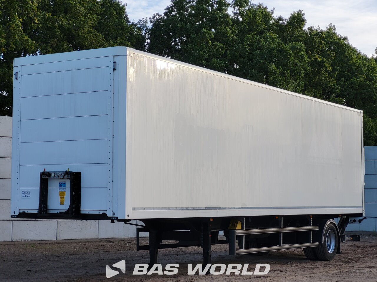 System Trailers Closed Box semi trailer - BAS World