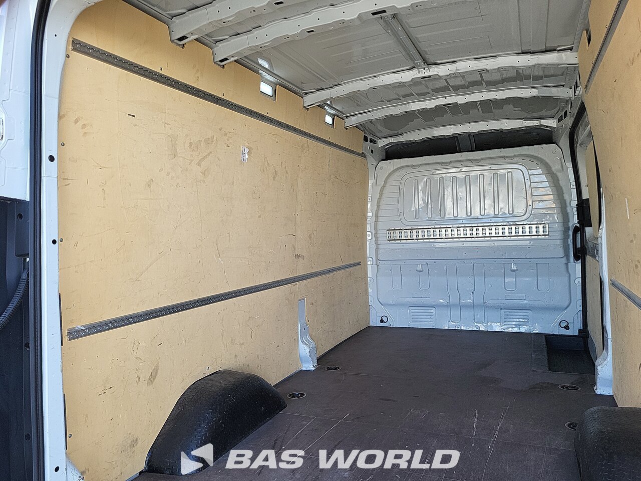 Maxus Furgoneta cerrada - BAS World