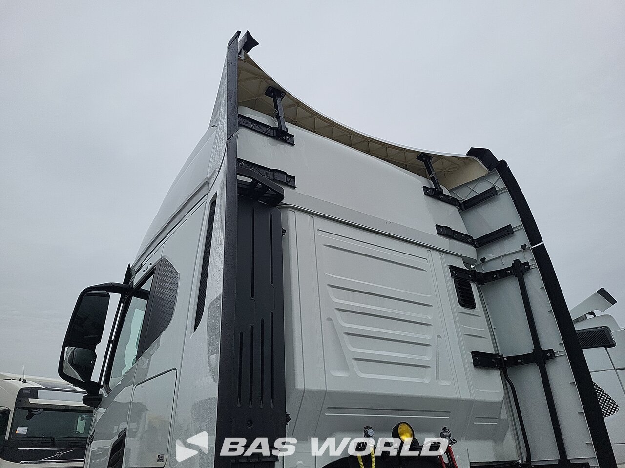 Iveco S-Way 580 4X2 Tractor Unit - BAS World