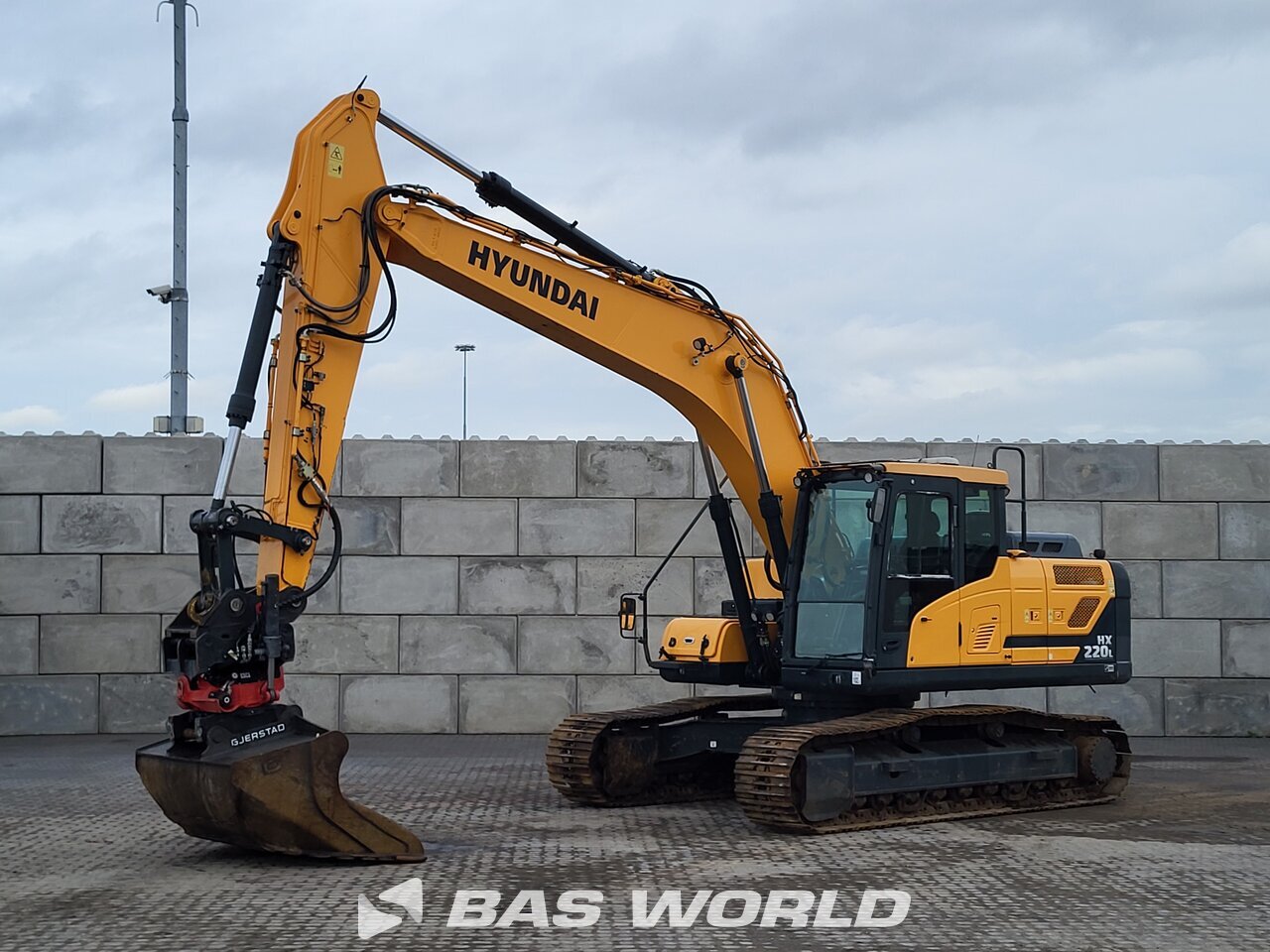 Hyundai HX220 L Crawler excavators - BAS World