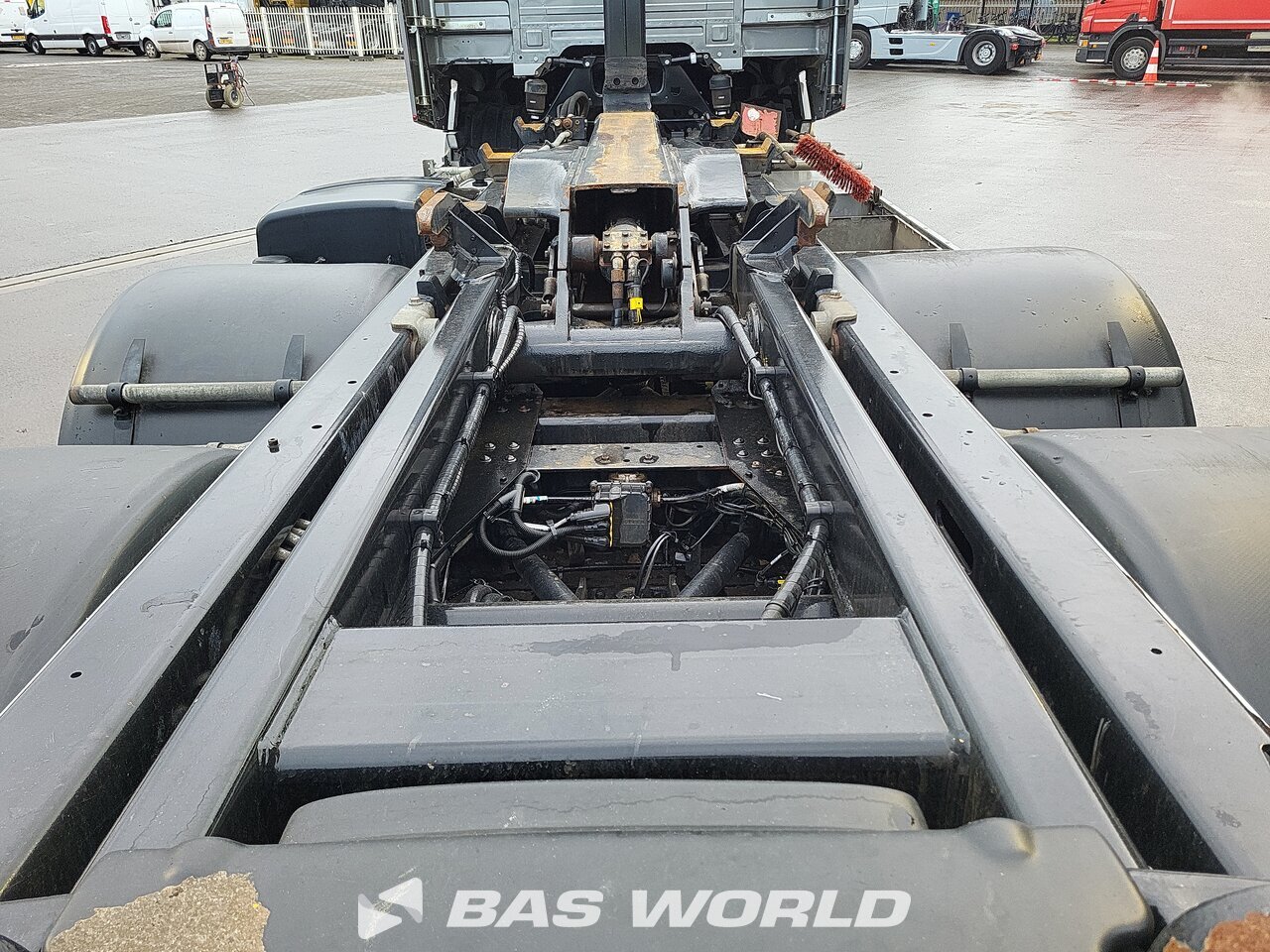 DAF XG 530 6X2 HIAB Multilift Abrollkipper LKW - BAS World