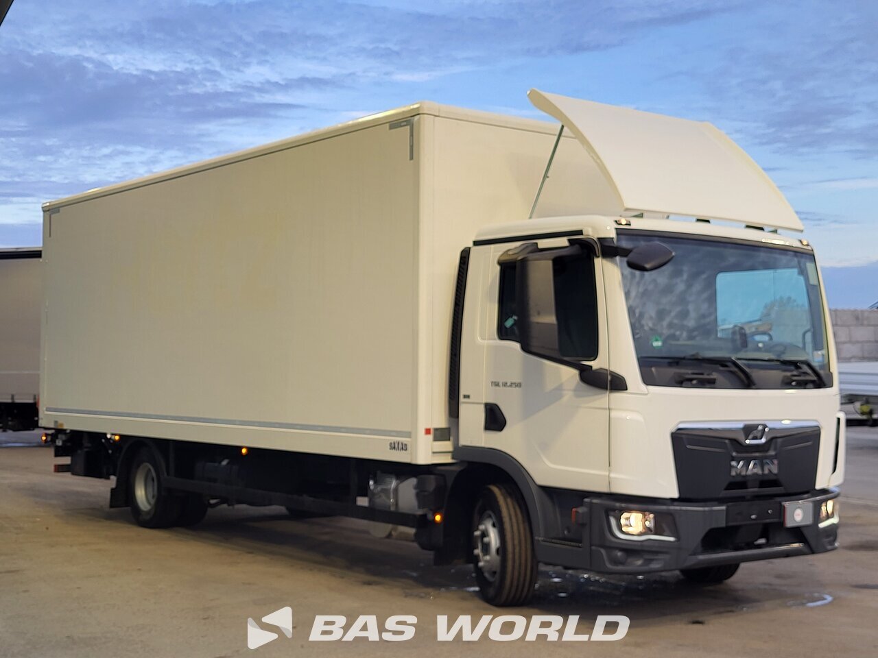 MAN TGL 12.250 4X2 Saxas Karosser för sluten lastbil - BAS World