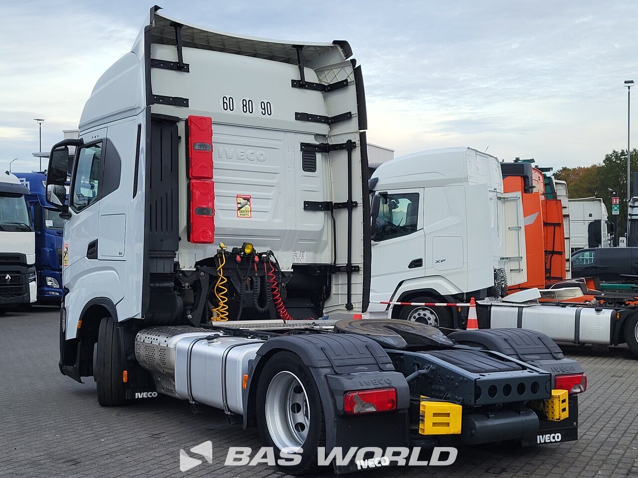 Iveco S-Way 460 4X2 Cap tractor - BAS World