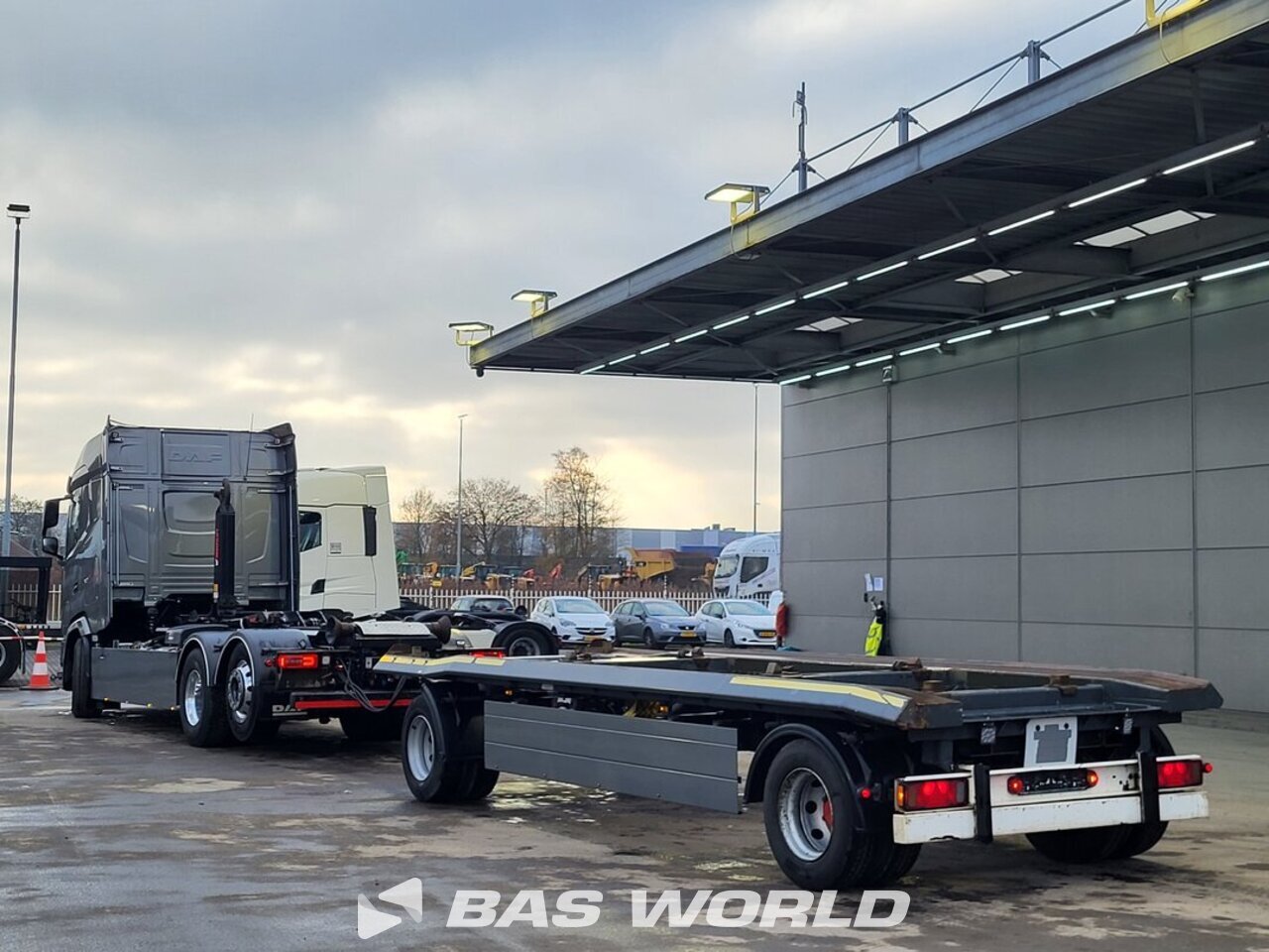 DAF XG 530 6X2 HIAB Multilift Lkw und Anhänger - BAS World