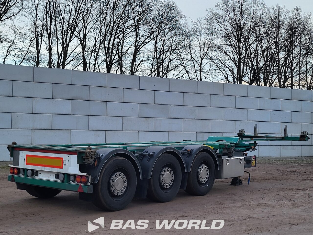 System Trailers Containerchassis oplegger - BAS World